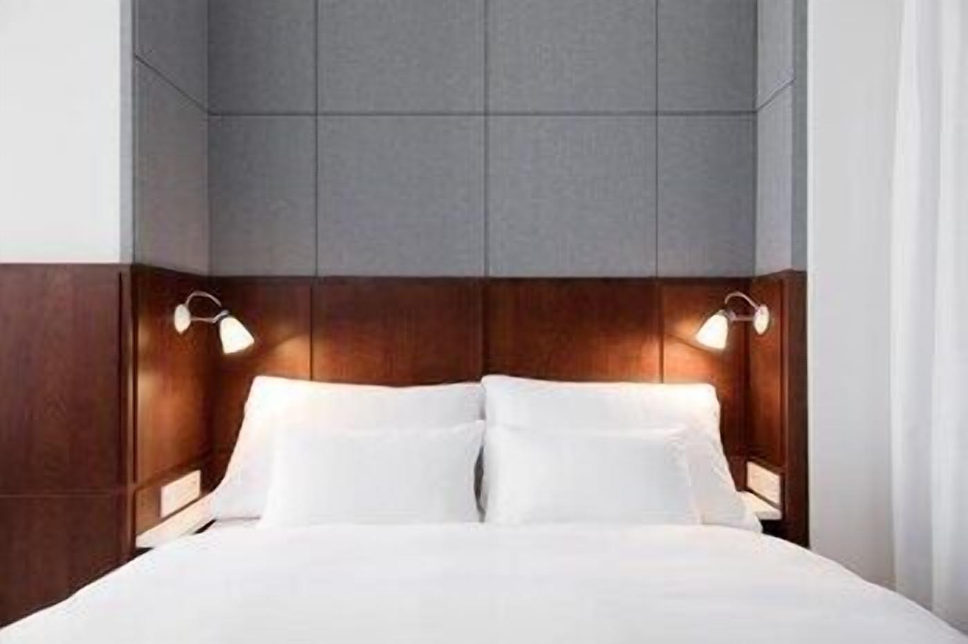 Roupas de cama premium, cofres nos quartos, individualmente decorados