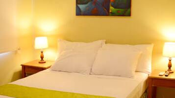 Quarto casal, 1 cama de casal | Escrivaninha, Wi-Fi de cortesia, roupa de cama