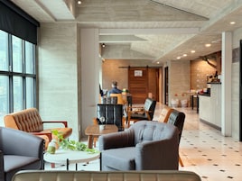 Área de estar no saguão