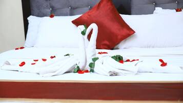 Quarto solteiro, vista para o lago | 1 quarto, frigobar, cofres nos quartos, escrivaninha