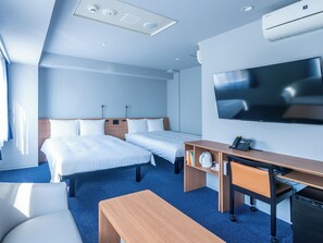 Quarto Twin Familiar, não fumadores | Secretária, secretária adequada para computadores portáteis