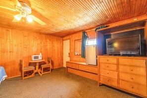 Quarto, várias camas | Roupas de cama premium, ferros/tábuas de passar roupa
