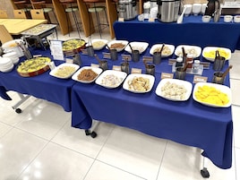 Café da manhã com buffet grátis todos os dias