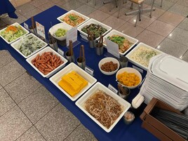 Café da manhã com buffet grátis todos os dias