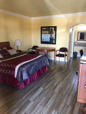 Quarto Clássico, 1 quarto, frigorífico e micro-ondas, no rés do chão | Vista do quarto