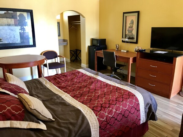 Quarto Clássico, 1 quarto, frigorífico e micro-ondas, no rés do chão | Comodidade do quarto