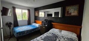 Quarto Duplo Deluxe, 1 quarto | Cortinas/cortinados opacos, ferro/tábua de engomar, Wi-fi grátis 