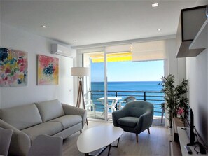 Apartamento, 2 casas de banho (Santa Clara 4) | Sala | TV de ecrã plano, leitor de DVD, base para leitor de MP3 