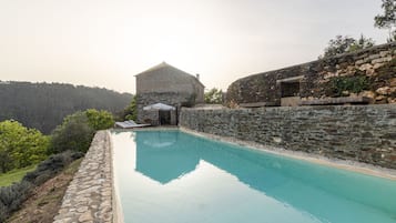 4 piscinas exteriores