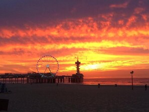 Fachada do alojamento (tarde/noite)