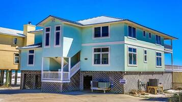 Casa, 6 quartos, vista para o oceano, em frente à praia | Fachada do alojamento