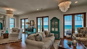 Casa, 5 quartos, vista para o oceano, em frente à praia | Sala de estar