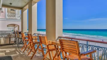 Casa, 5 quartos, vista para o oceano, em frente à praia | Varanda