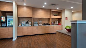 Pequeno-almoço tipo buffet diário incluído