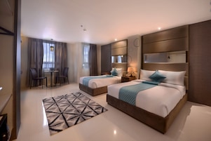 Cofres nos quartos, escrivaninha, cortinas blackout, Wi-Fi de cortesia
