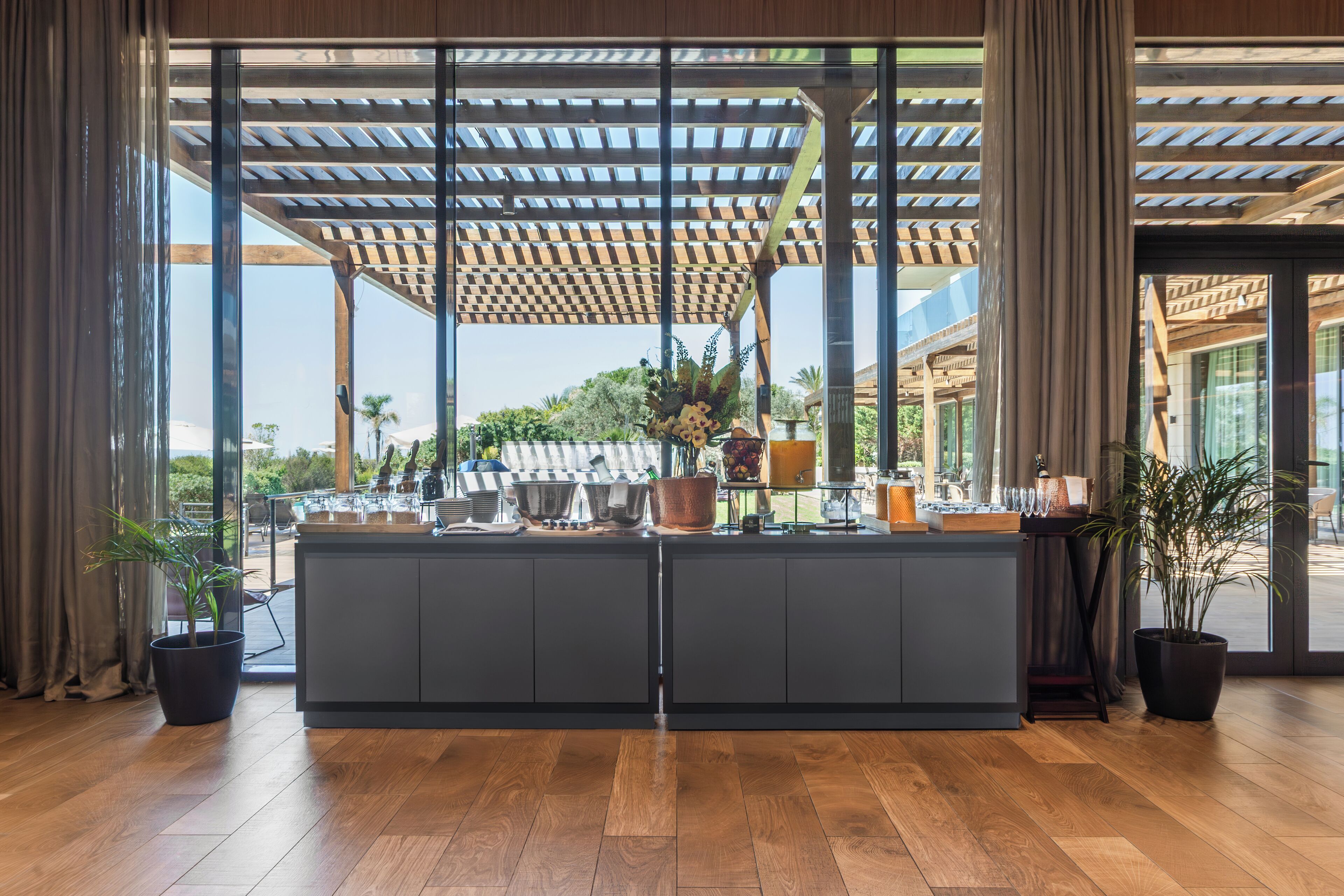 Pequeno-almoço continental diário (15 EUR por pessoa) 