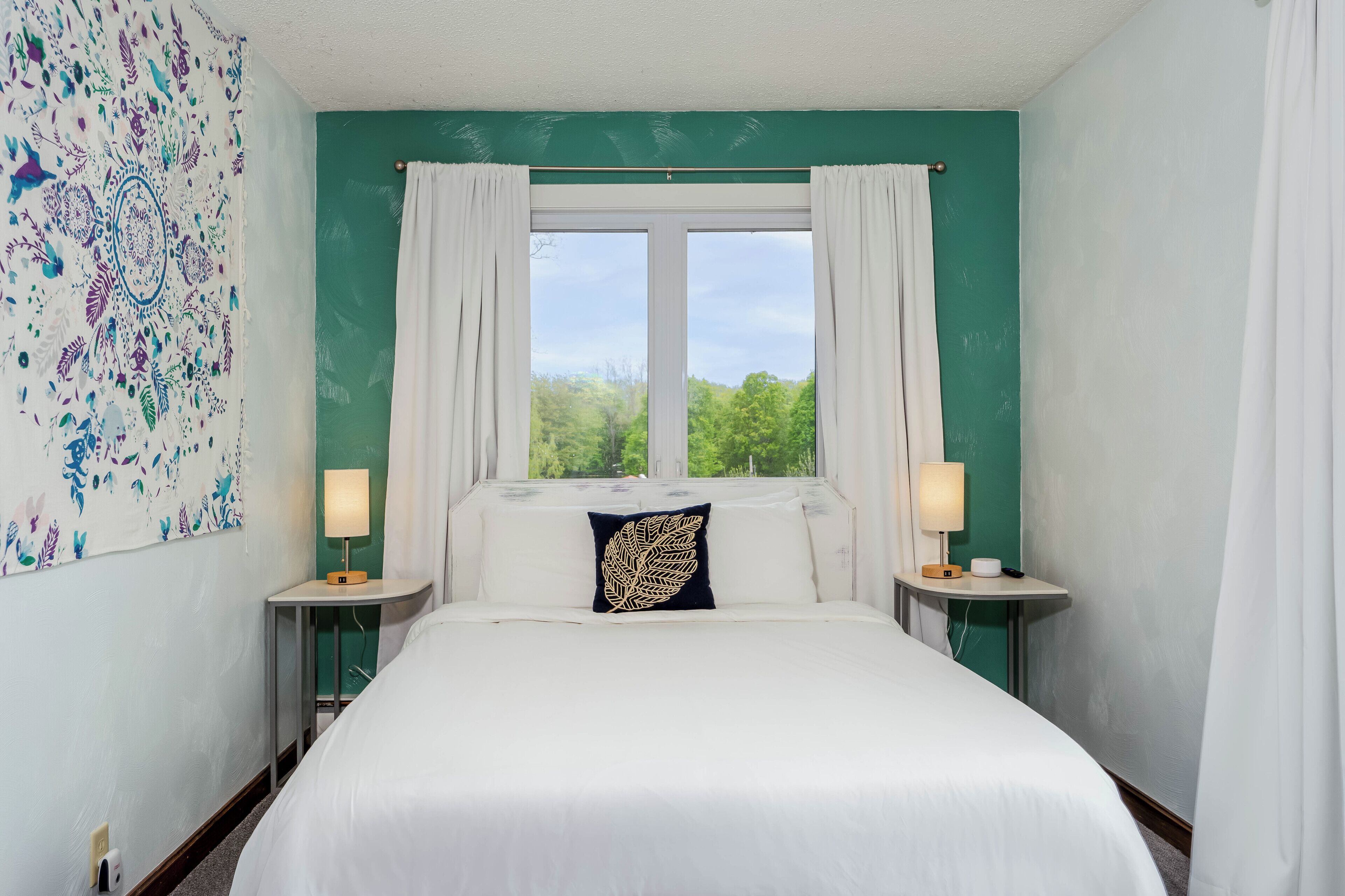 Com decoração personalizada, ferro/tábua de engomar 