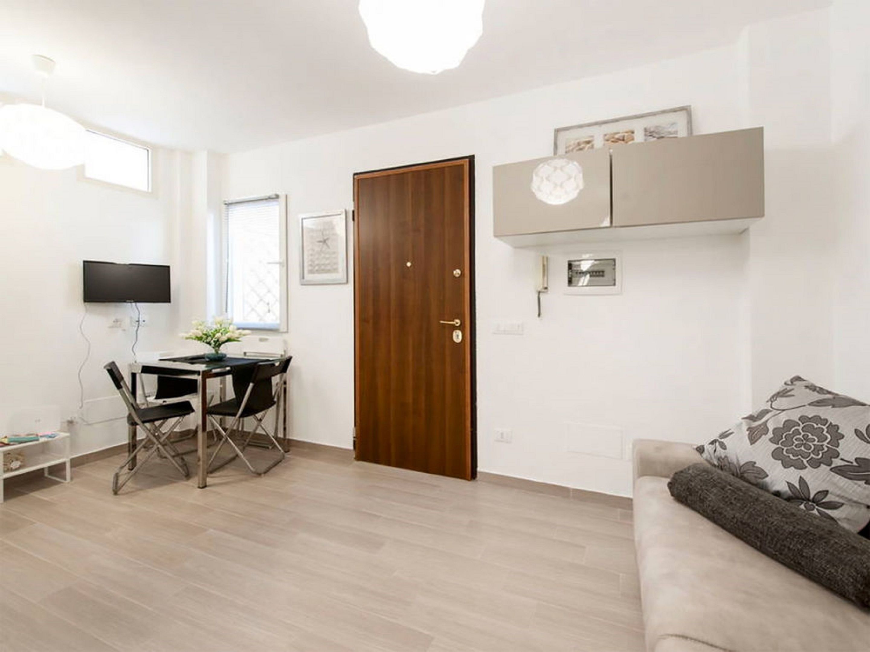 Apartamento (V. del Corso 97) | Roupas de cama premium, edredons de pluma, cofres nos quartos