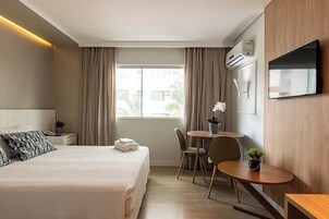 Quarto superluxo | Frigobar, cofres nos quartos, cortinas blackout, quartos à prova de som