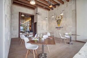 10 restaurantes: opção de almoço e jantar