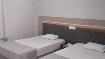 Frigobar, escrivaninha, cortinas blackout, Wi-Fi de cortesia