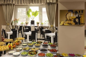 Pequeno-almoço tipo buffet diário incluído 