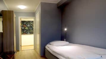 Quarto Individual | Secretária, cortinas/cortinados opacos, quartos insonorizados