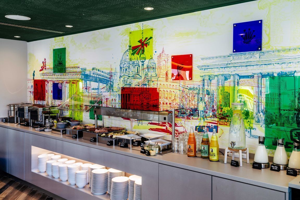 Café da manhã completo todos os dias (EUR 19 por pessoa) 