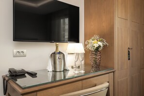 Suite Familiar, 2 quartos, 2 casas de banho | Roupa de alta qualidade, edredões de penas, minibar 