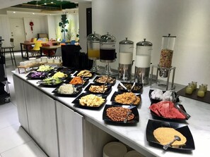 Buffet de pequeno-almoço