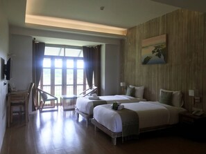 Quarto duplo standard | Individualmente decorados, escrivaninha