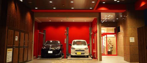 Estacionamento sem manobrista (sujeito a cobrança): JPY 1500 por diária