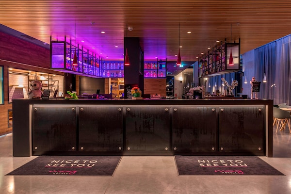 Moxy Frankfurt Airport - Frankfurt