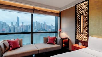 Quarto clássico, 1 cama King, para fumantes, vista para o rio | Vista do quarto