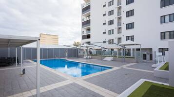 Piscina exterior sazonal