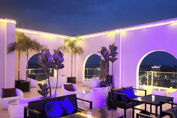 Pequenos-almoços servidos, cozinha local e internacional