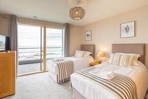 Penthouse, 2 quartos, vista para o mar | 1 quarto, roupa de alta qualidade, cofre no quarto 