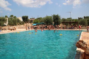 Piscina exterior sazonal