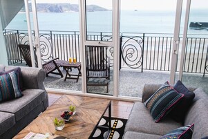 Penthouse Suite | Roupas de cama antialérgicas, cofres nos quartos