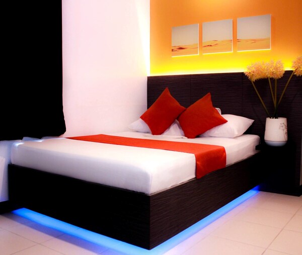 Frederick's Apartelle - Ortigas Center