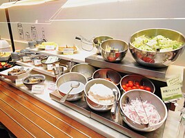 Café da manhã feito na hora todos os dias (JPY 1800 por pessoa) 