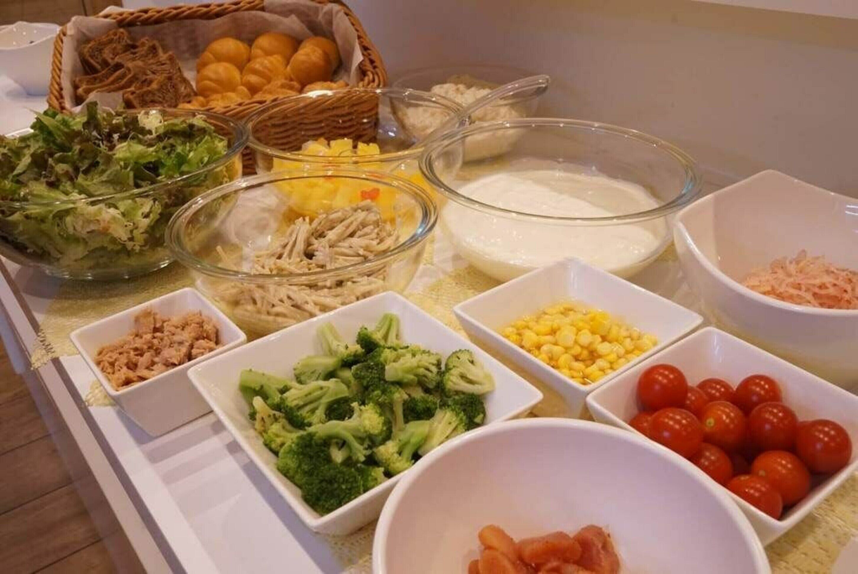 Pequeno-almoço tipo buffet diário (1000 JPY por pessoa) 