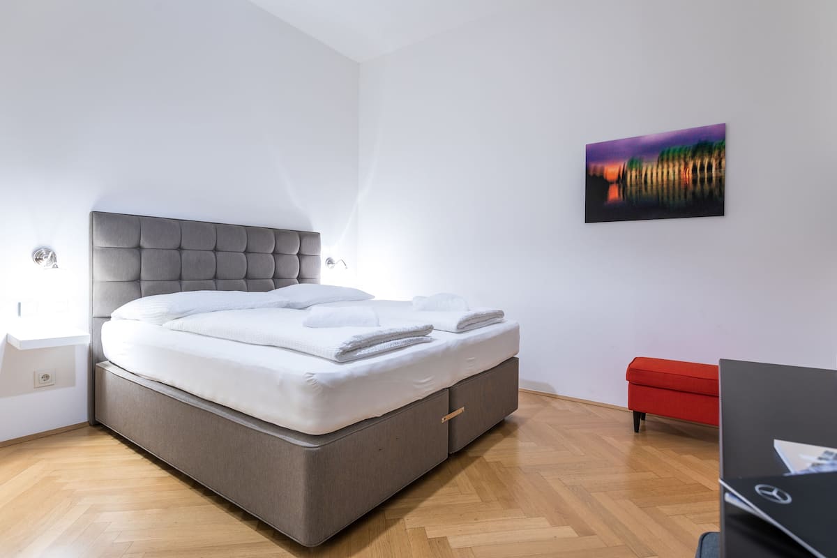 Estúdio Superior, 1 cama king-size, vista para o parque | 1 quarto, roupa de alta qualidade, camas de colchão viscoelástico