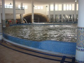 Piscina interior, piscina exterior 