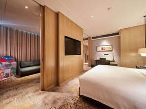 Suite Familiar, 2 camas de casal | Roupa de alta qualidade, minibar, cofre com capacidade para portátil 