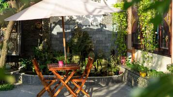 Café da manhã, almoço e jantar; local e internacional