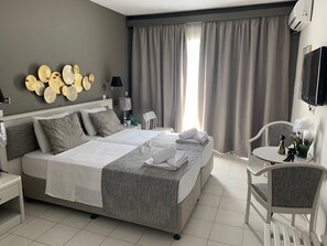 Quarto superior | Ferros/tábuas de passar roupa, Wi-Fi de cortesia