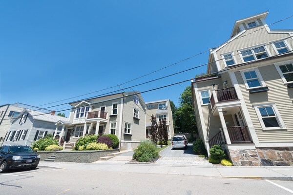 The Newport Lofts - 546 Thames Street - Rhode Island