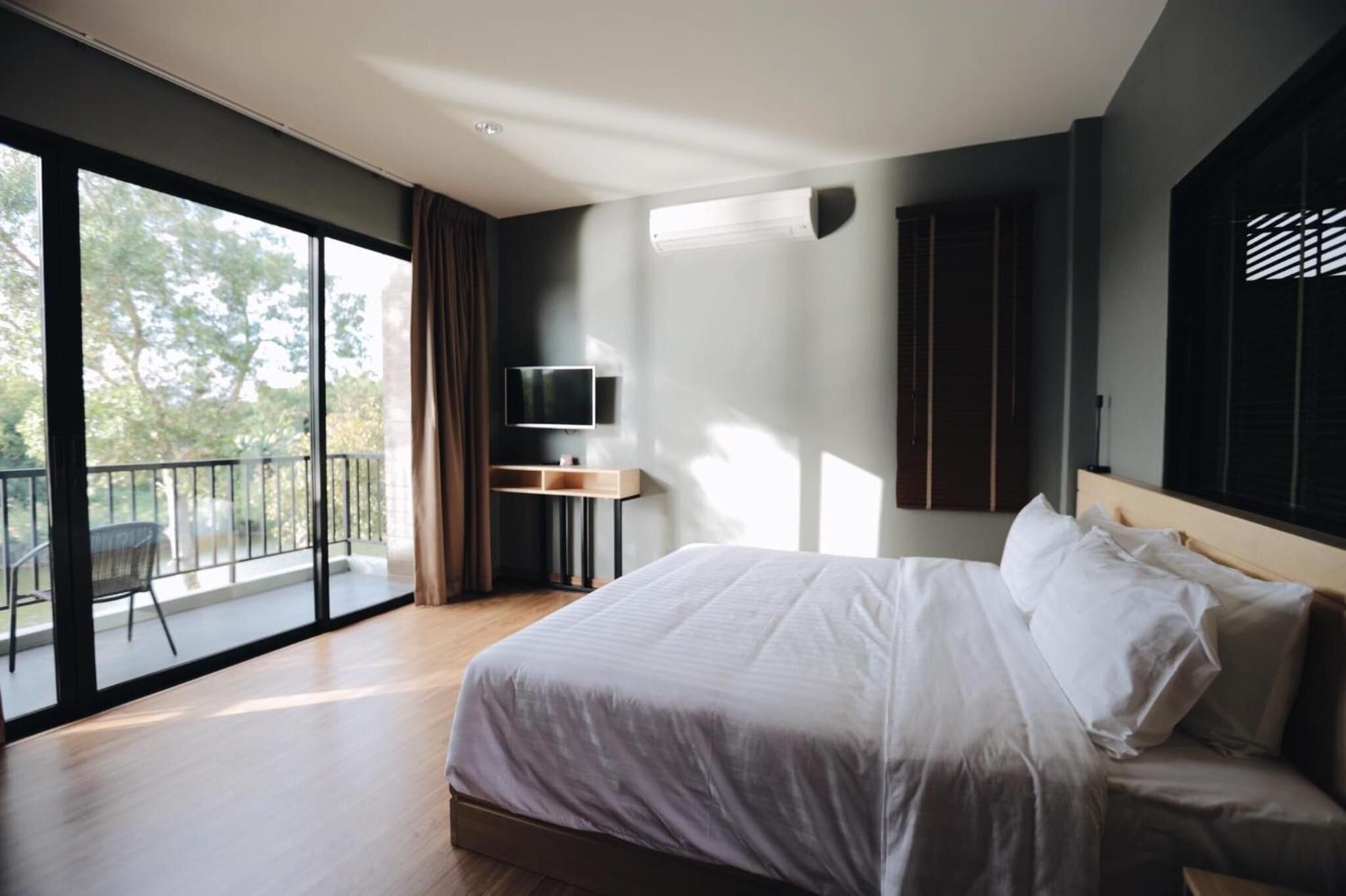 River Sweet Villa | Secretária, cortinas/cortinados opacos, Wi-fi grátis 