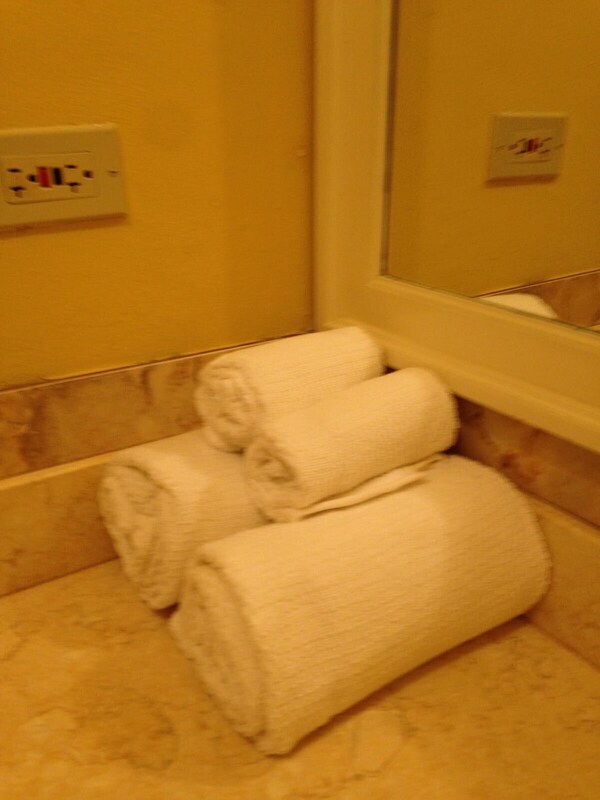 Casa Royale Guest Apartment - Kingston